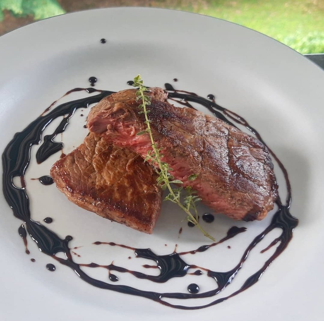 Filetto di manzo con riduzione all'aceto balsamico